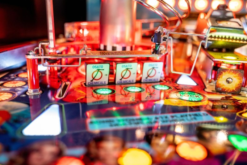 Flipper James Bond 007 (Dr. No) Premium - Stern Pinball | Lyon Flipper
