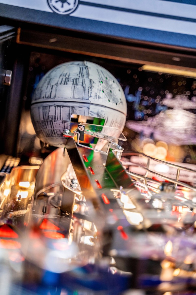 Flipper Star Wars Comic Art Pin - Stern Pinball | Lyon Flipper