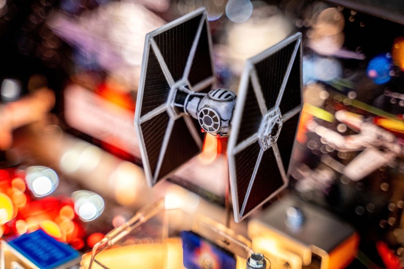 Flipper Star Wars Comic Art Pin - Stern Pinball | Lyon Flipper