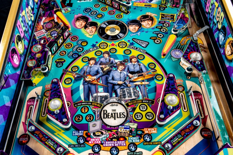 Flipper The Beatles Gold Edition - Stern Pinball | Lyon Flipper